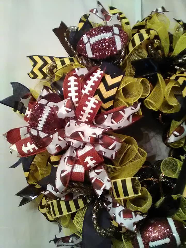 NFL Deco Mesh, Steelers Deco Mesh Pro Football Wreath, Football Door ...