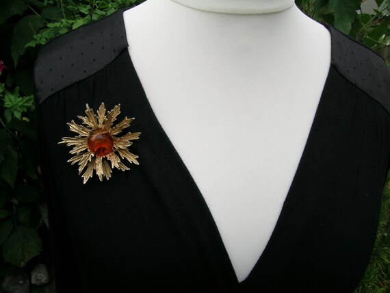 Large elegant unusual vintage 1960s gold tone spiky … - Gem