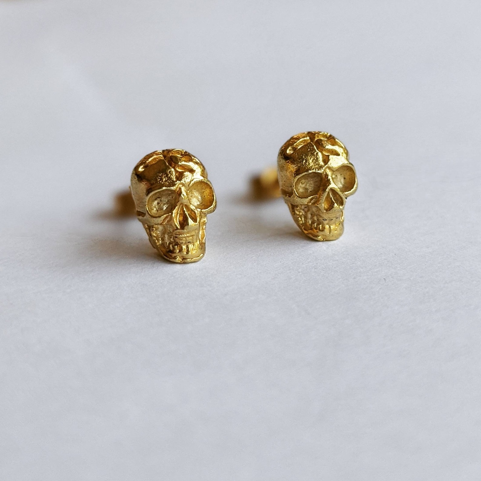Gold Skull Stud Earrings Dainty Skull Studs 9ct Gold Unique - Etsy