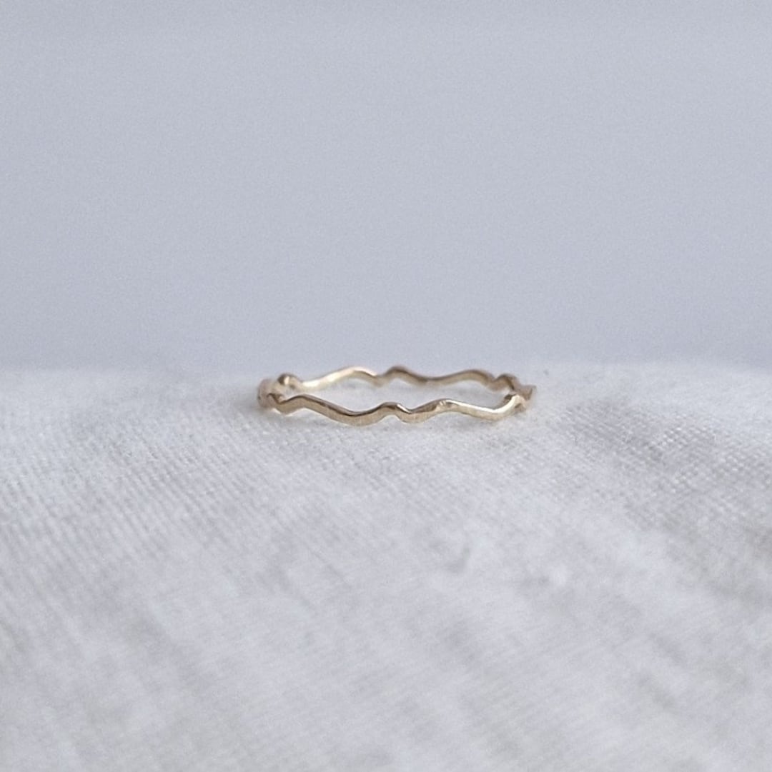 9ct Solid Gold Wave Ring , 9ct Gold Scalloped Stacking Gold Ring - Etsy