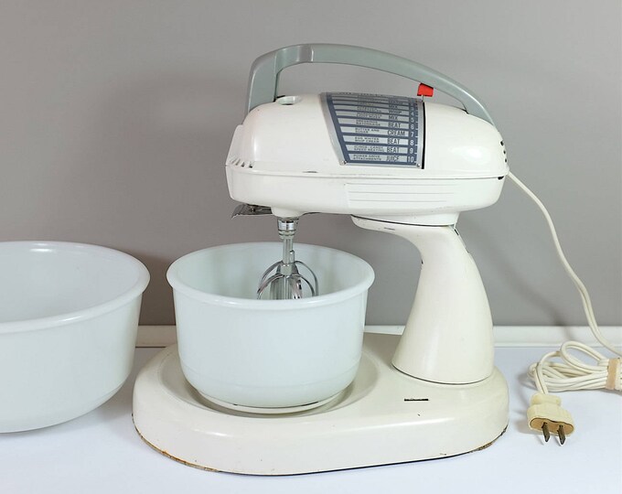 Classic Vintage White Dormeyer Mixwell Model 5100 With His Two Original ...