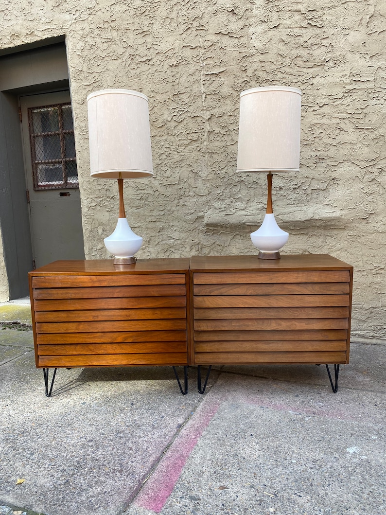 Mid Century Table Lamp Pair, Porcelain, Walnut & Brass Accents - Etsy