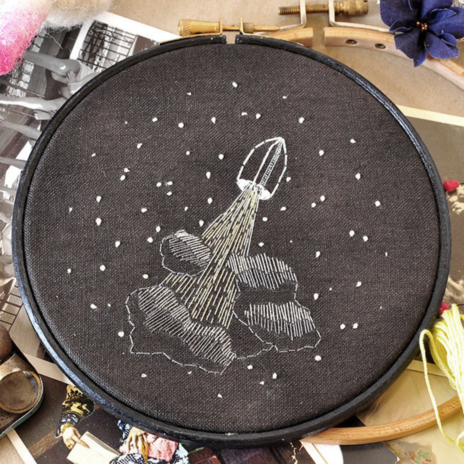 Modern Spaceship Embroidery Pattern ADVENTURE STORIES PART 2 Rocket ...