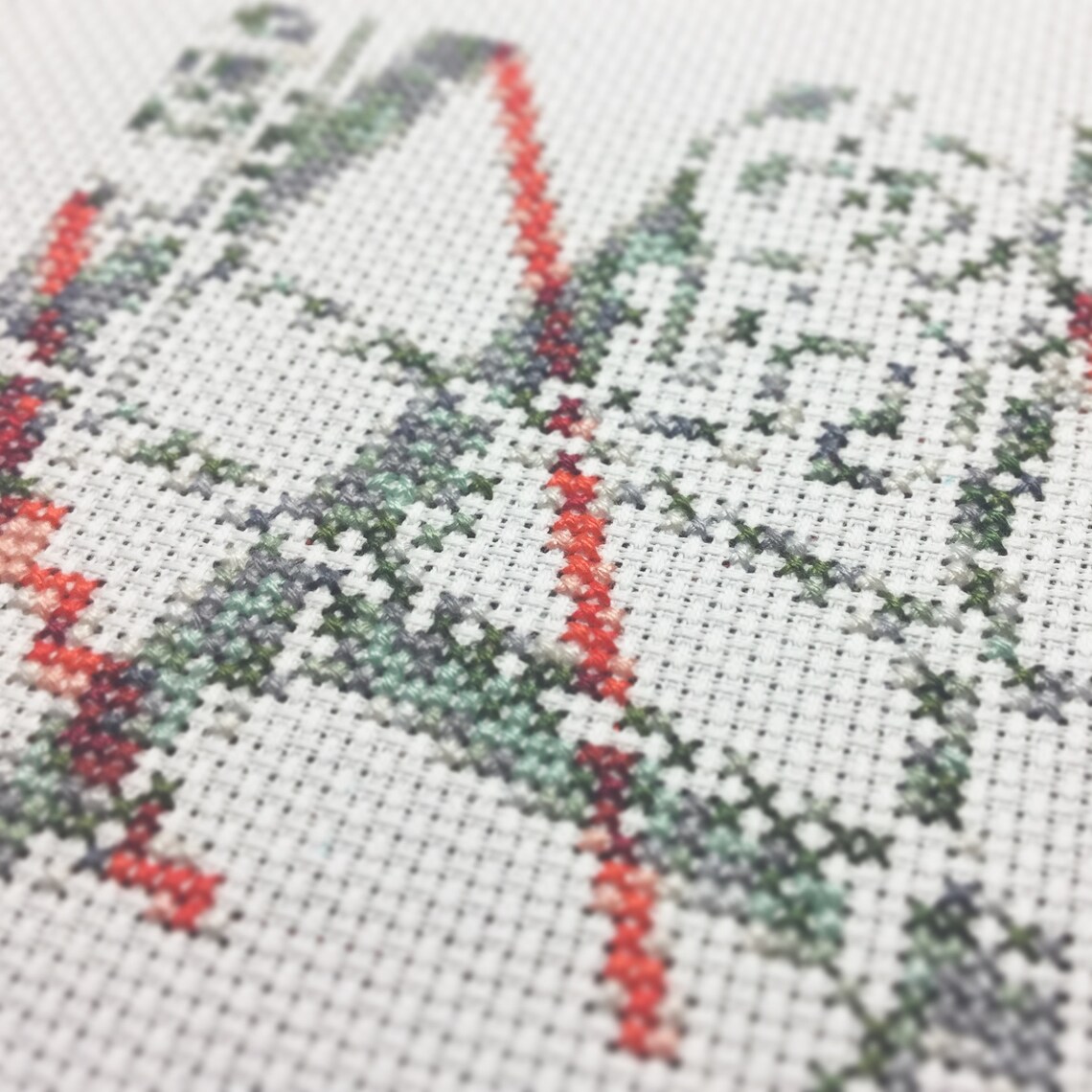 Modern Cross Stitch Pattern . SEWING PATTERN 4 SIZES . Realistic Hand ...