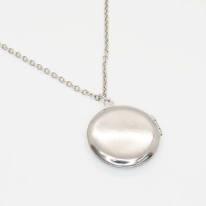 Round Photo Locket, Stainless Steel Round Locket, Woman's Necklace ...