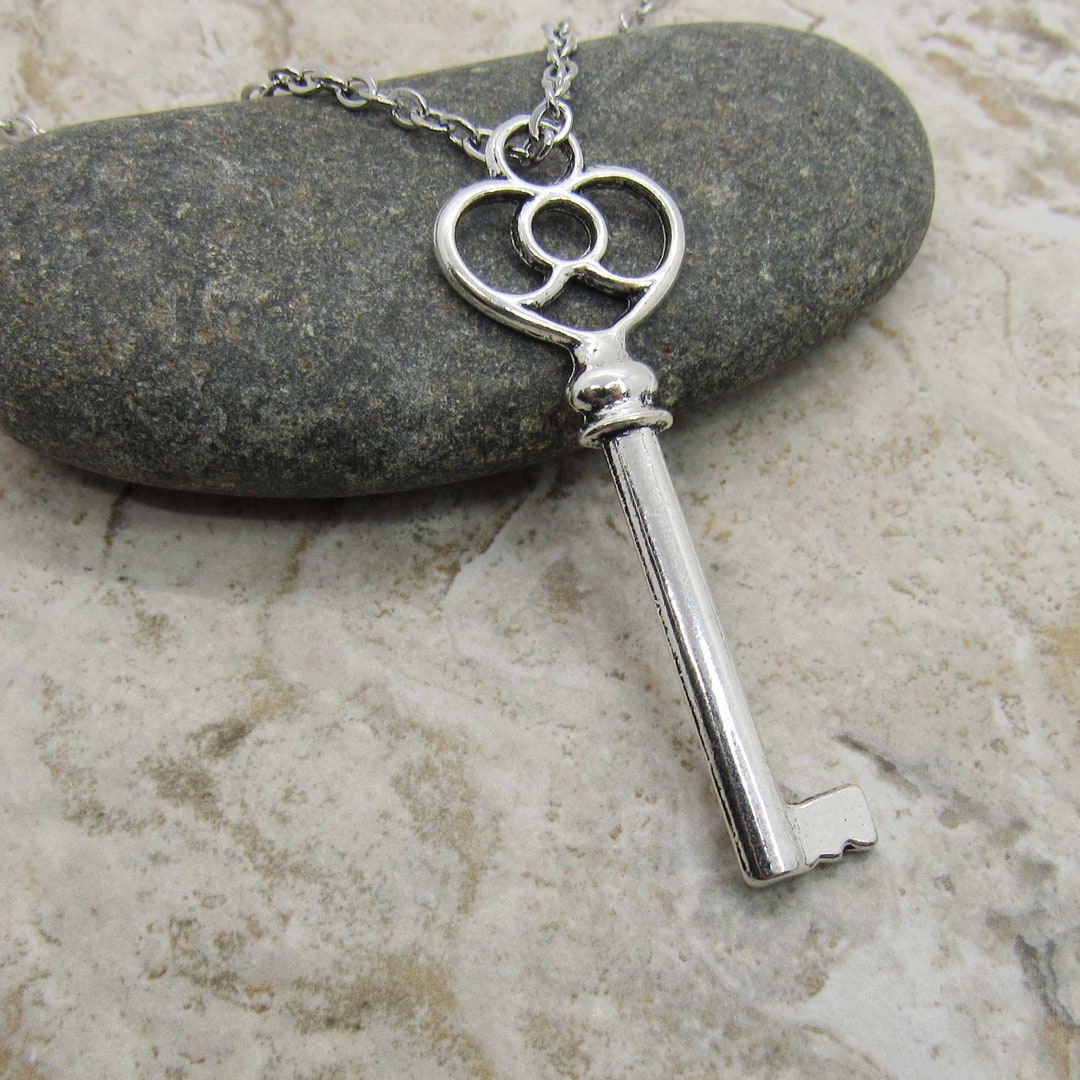 Vintage Style Key Pendant, Antique Silver Tone, Antique Silver Tone Key ...