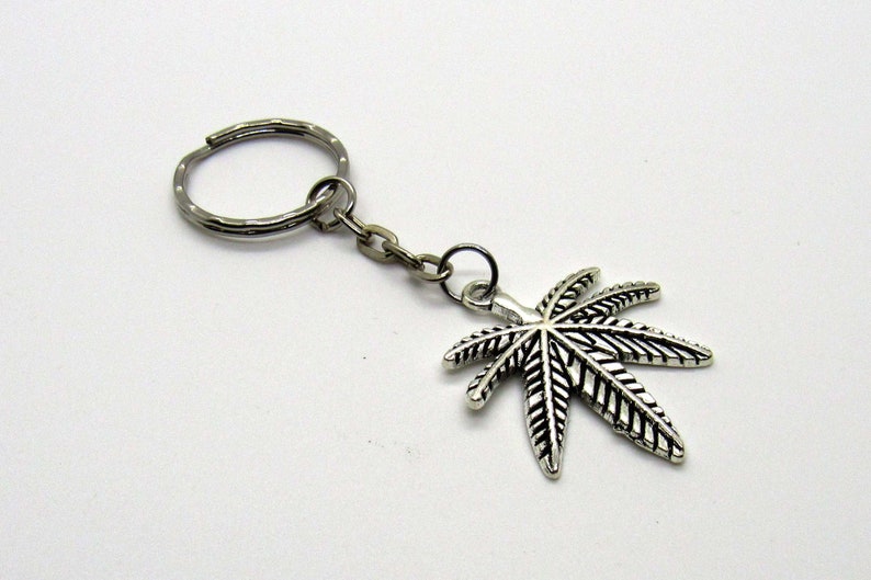 Cannabis Marijuana Leaf Pendant Key Ring, Marijuana Leaf Key Chain ...