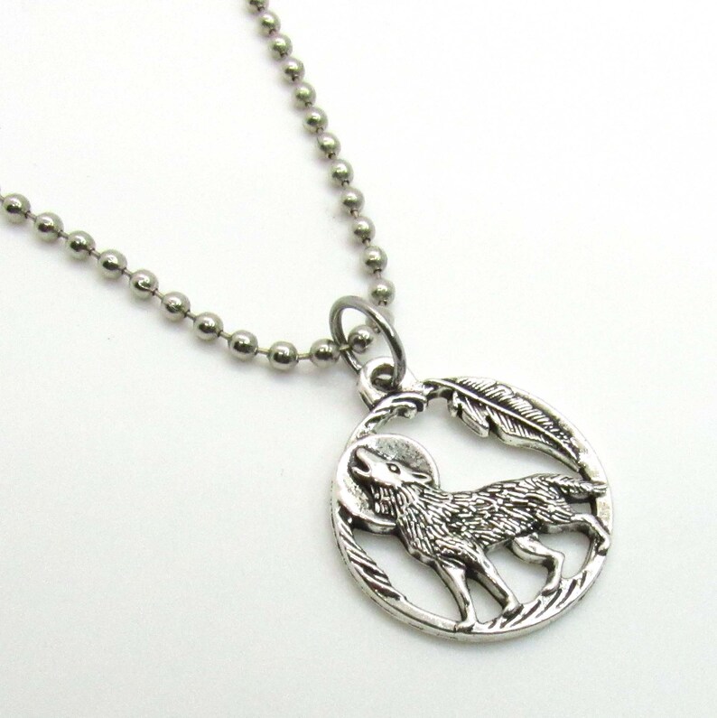 Round Wolf Pendant Necklace Wolf Charm Necklace Animal | Etsy