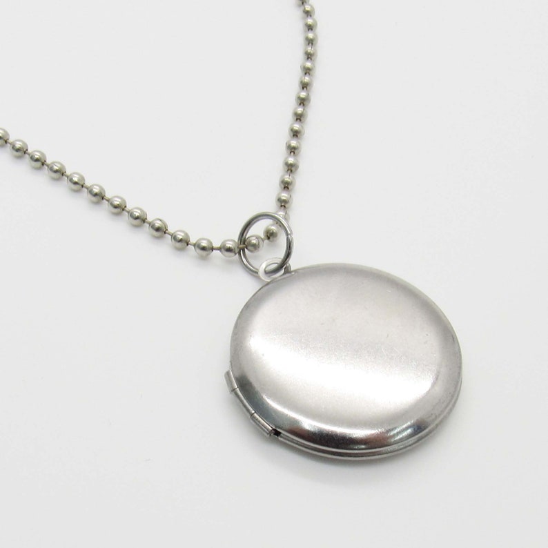 Round Photo Locket, Stainless Steel Round Locket, Woman's Necklace ...