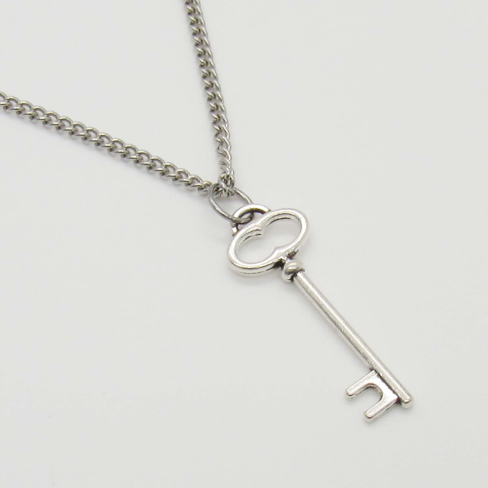 Vintage Style Antique Silver Key Pendant, Antique Silver Tone Small Key ...