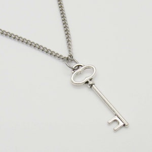 Vintage Style Antique Silver Key Pendant, Antique Silver Tone Small Key ...