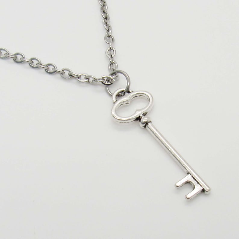 Vintage Style Antique Silver Key Pendant, Antique Silver Tone Small Key ...