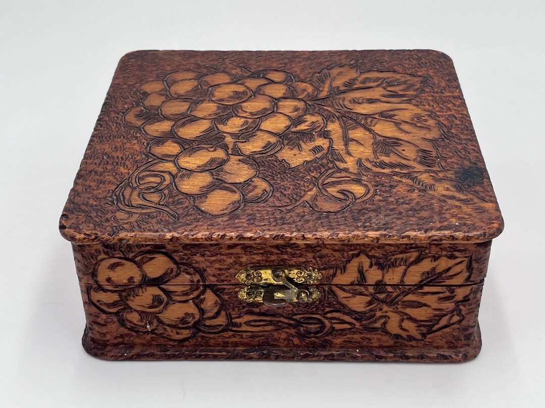 Flemish Pyrography Grape Wooden Hinged Box, Flemish Art Company, 1032 ...