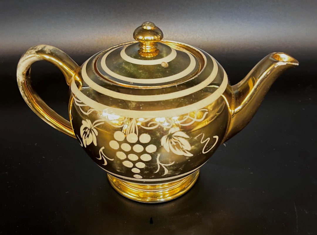 Sadler Teapot, England RARE 1930's Gold With White Grapevines Parttern ...