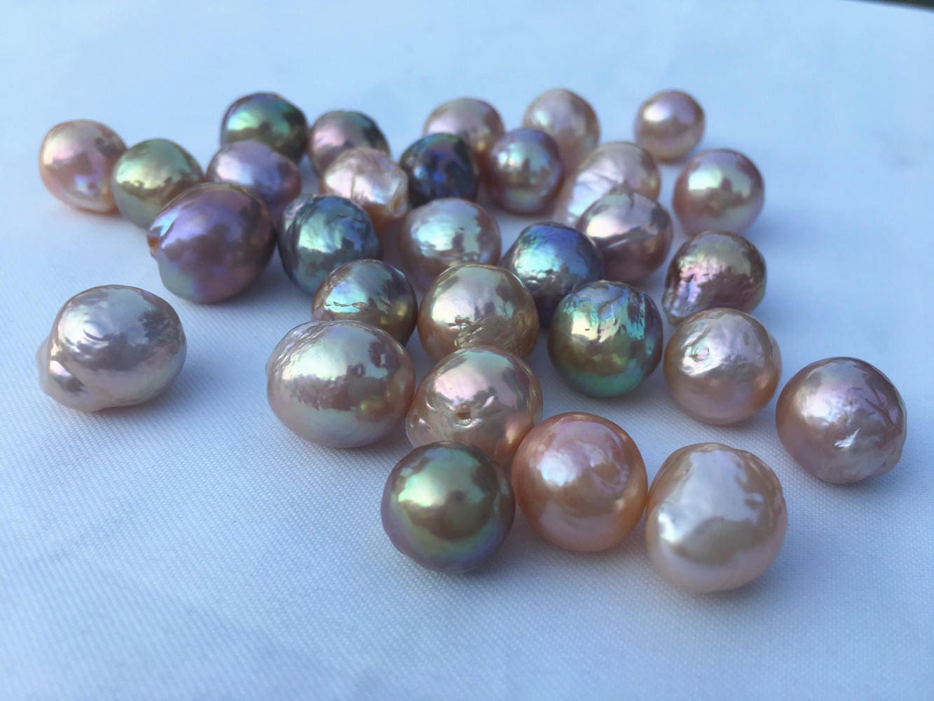 30 pcs 10.5-13 mm Metallic Green and Pink Ripple Loose Pearls | Etsy