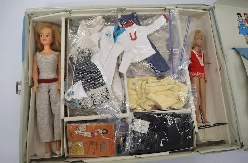 Barbie & Midge With 1963 Carry Case With Cloths - Etsy