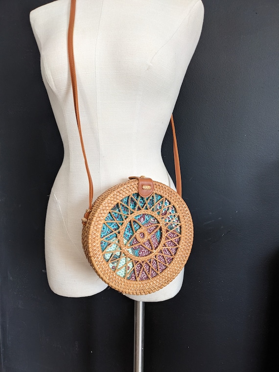 vintage rattan round purse - Gem