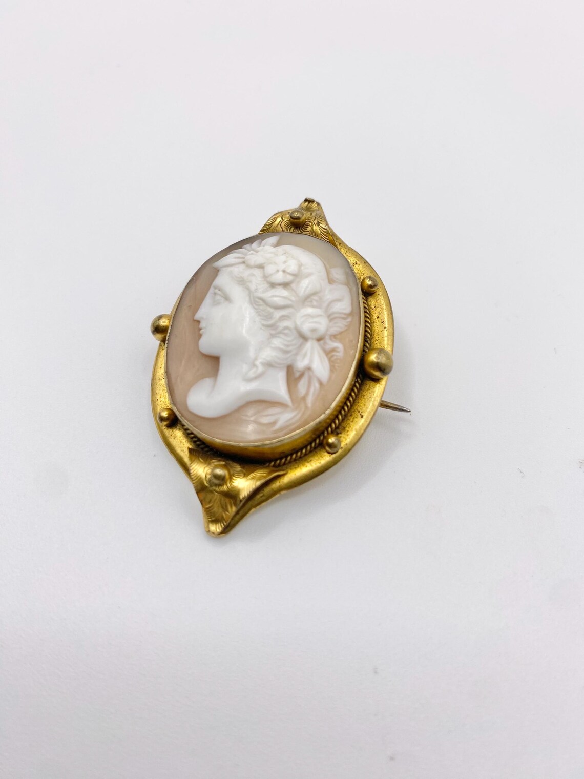 Antique Early Victorian Finely Carved Shell Cameo Showing the Goddess ...