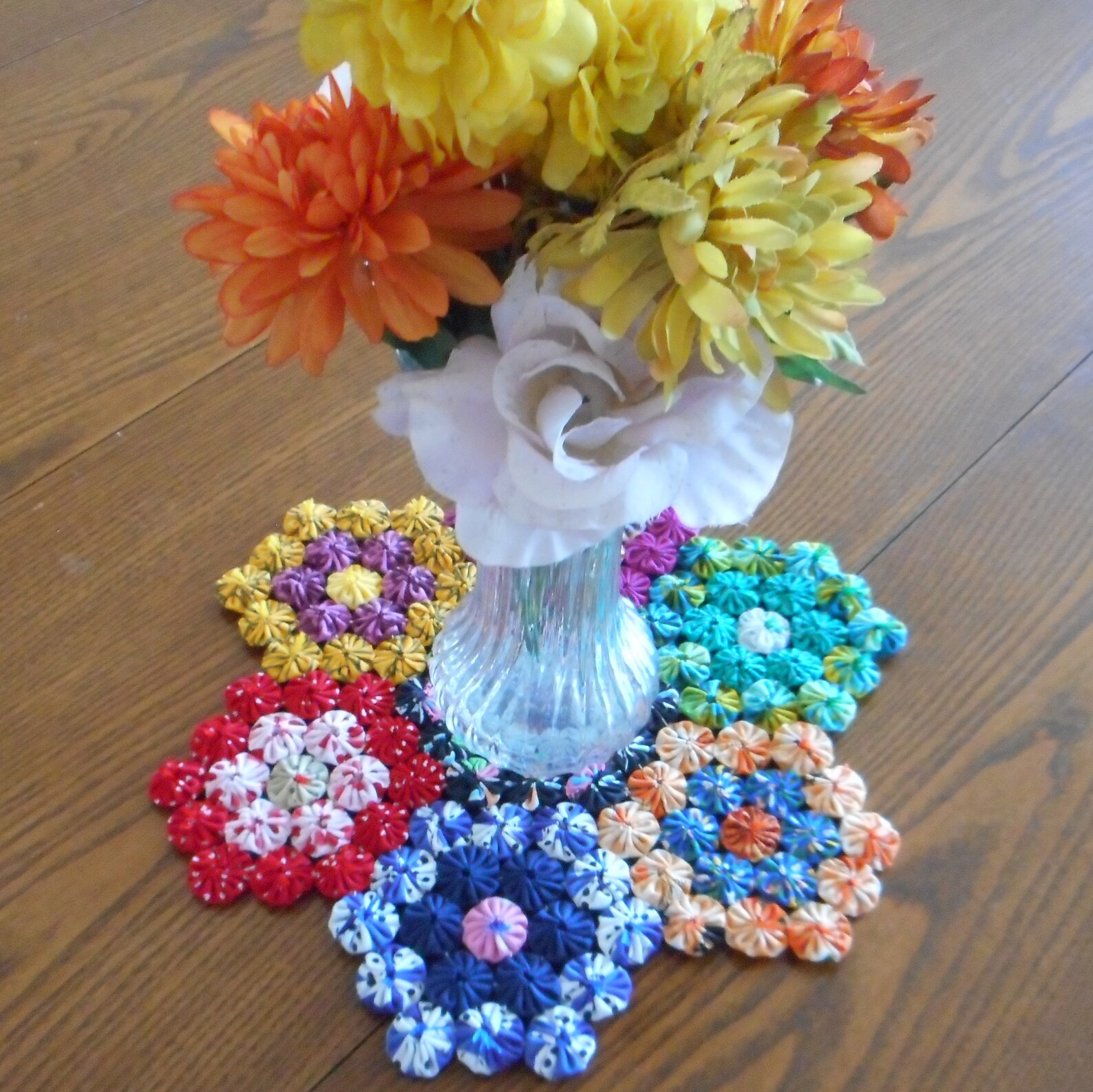 Small Yoyo Multi Color Trivet - Etsy