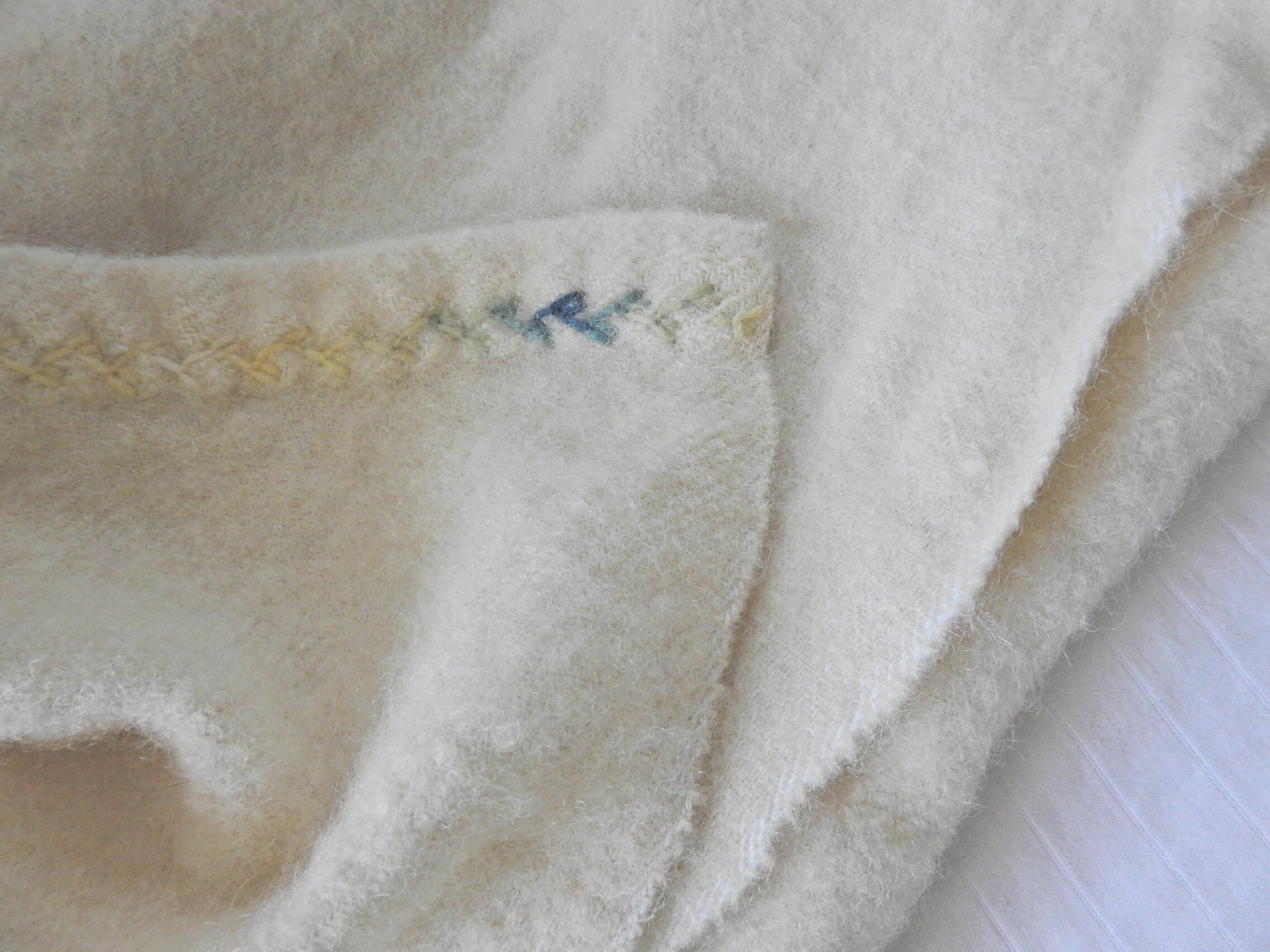 SALE: Early Eskimo Inuit Settler White Wool Blanket 48 X 80 Handwoven ...