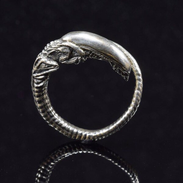 Alien Ring - Etsy
