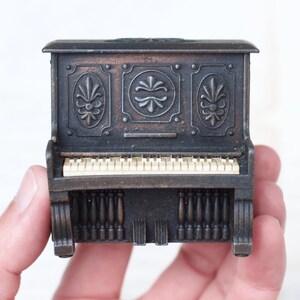 Antique Upright Piano With Patina Die Cast Miniature Dollhouse Shop ...