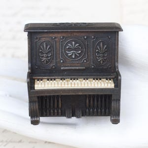 Antique Upright Piano With Patina Die Cast Miniature Dollhouse Shop ...