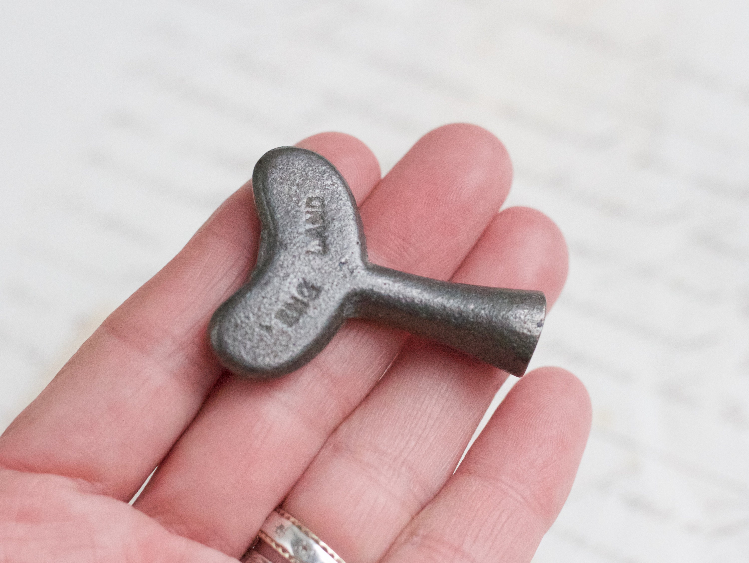 England Fishtail Wind Up Key No 5 Mantle Clock Winder Keys Vintage ...