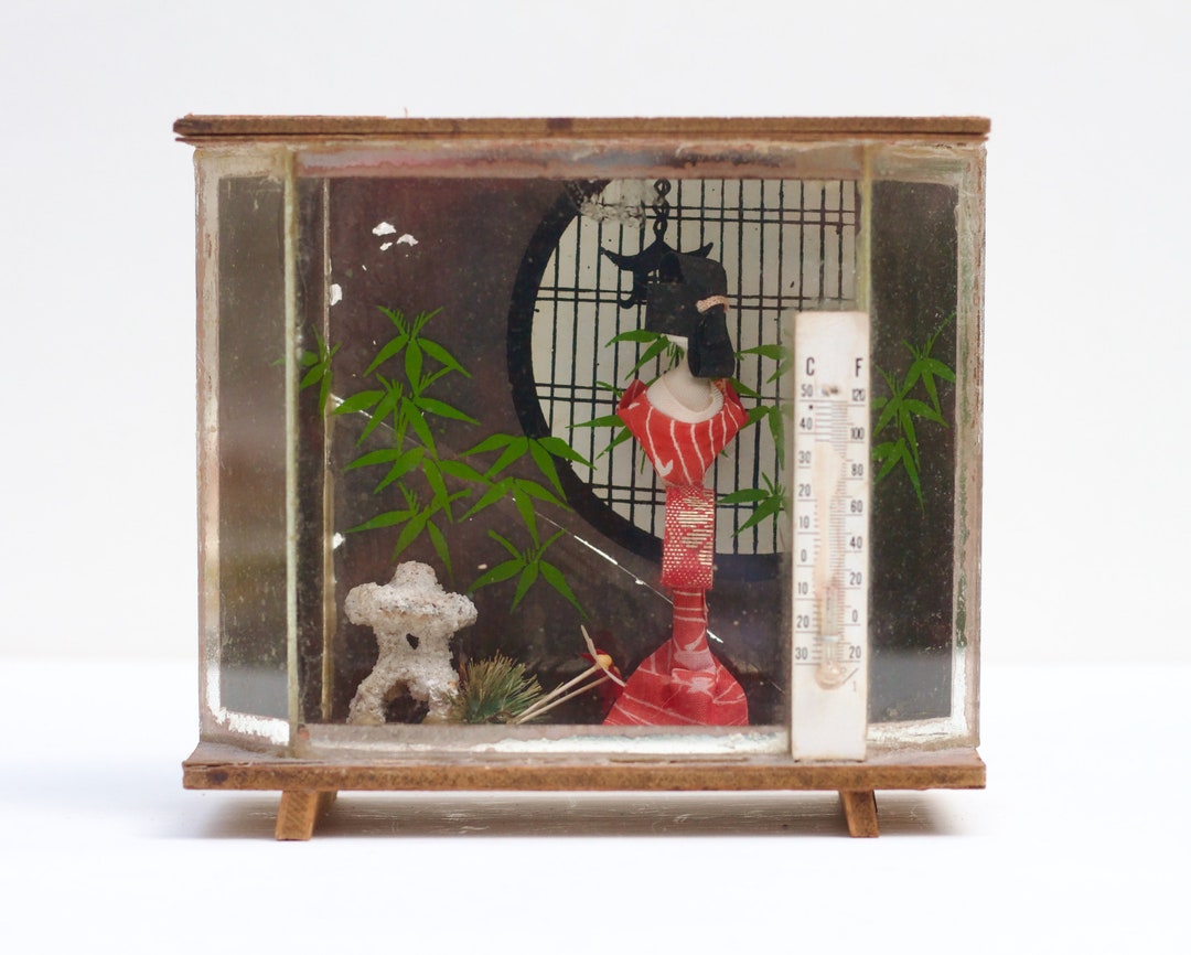 Japanese Diorama Geisha in Miniature Vitrine - Glass and Wood Display ...