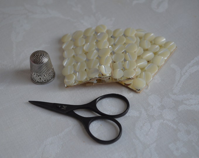 Card of 24 Little MOP Buttons With Shank From the 1940s, 9mm, 3/8th ...