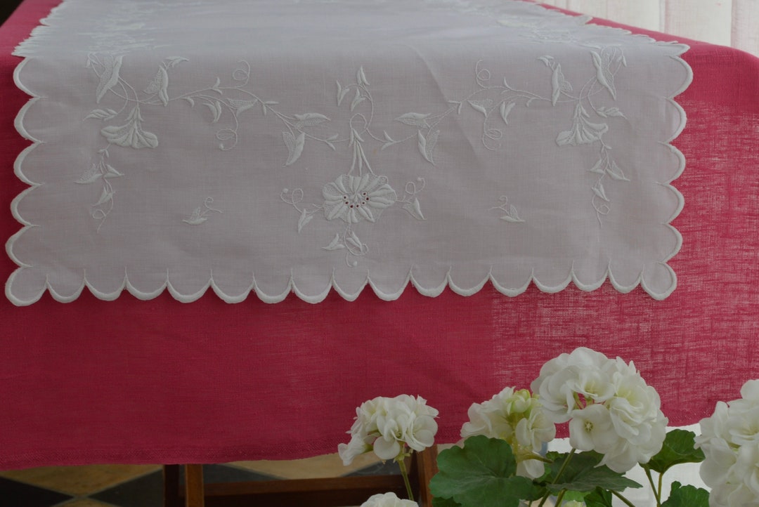 Vintage 1940s Irish Linen Embroidered Table Runner - Etsy