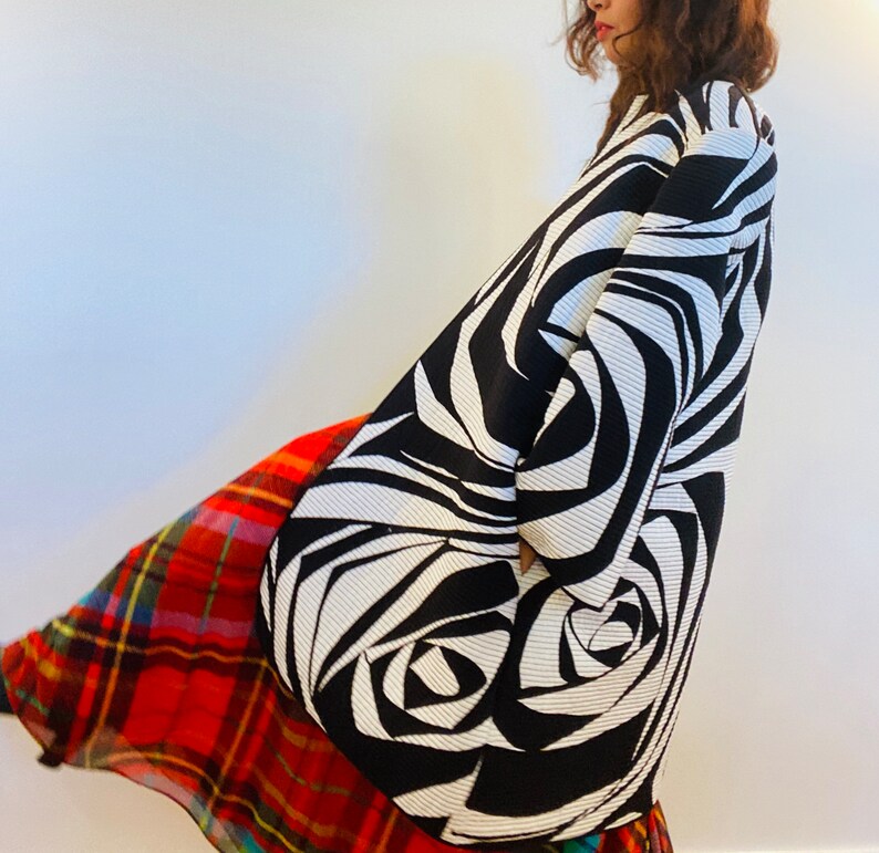 CHRISTIAN RUPERT Italian Couturier Quilted Black and White Printed ...