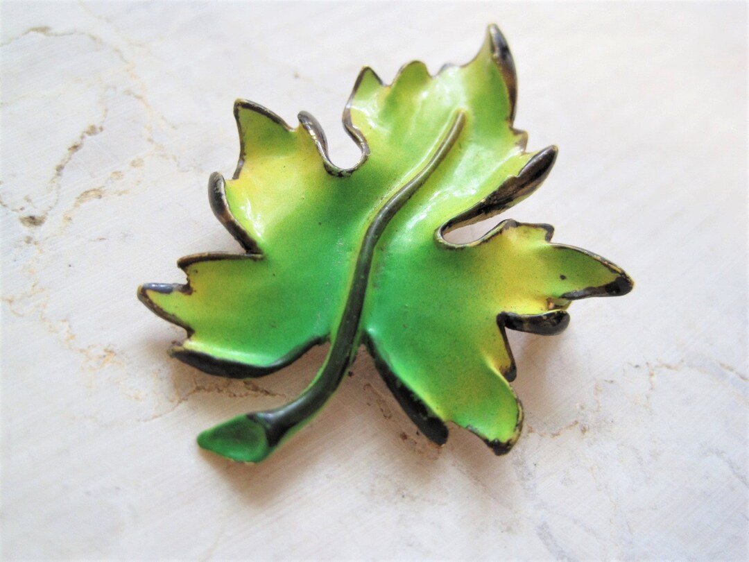 Green Enamel Leaf Pin / VTG Maple Leaf Brooch - Etsy