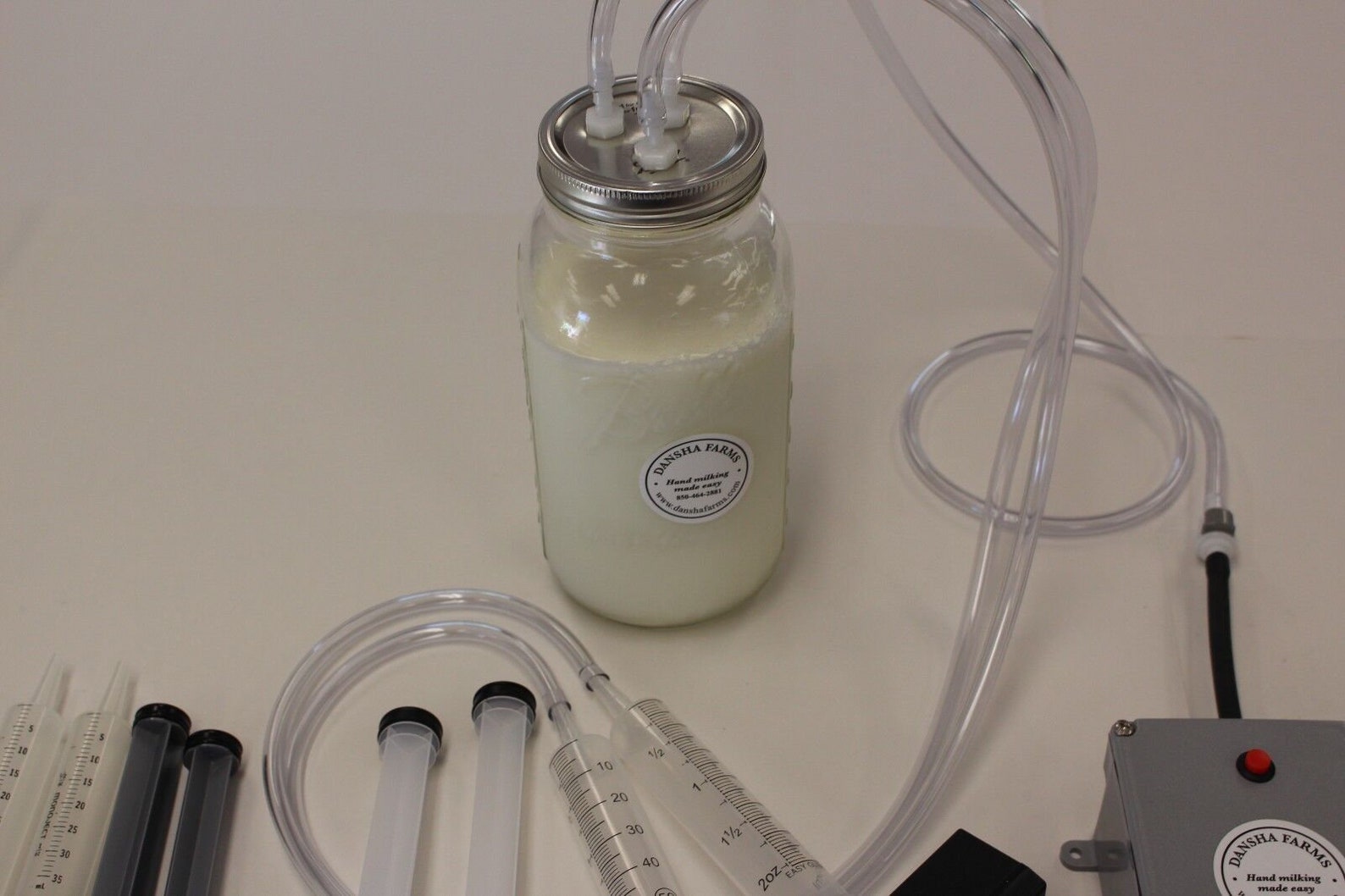 The Brute Goat Sheep Cow Milk Machine Manual Vacuum Pulse Half Gallon ...