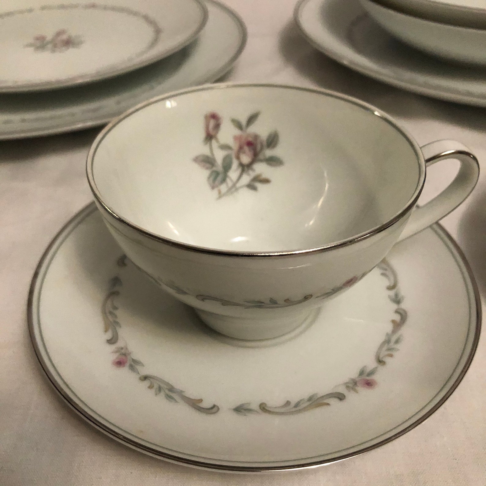 Noritake China 6109 Mayfair Dinnerware Set With 3 Cups and Saucers, 2 ...