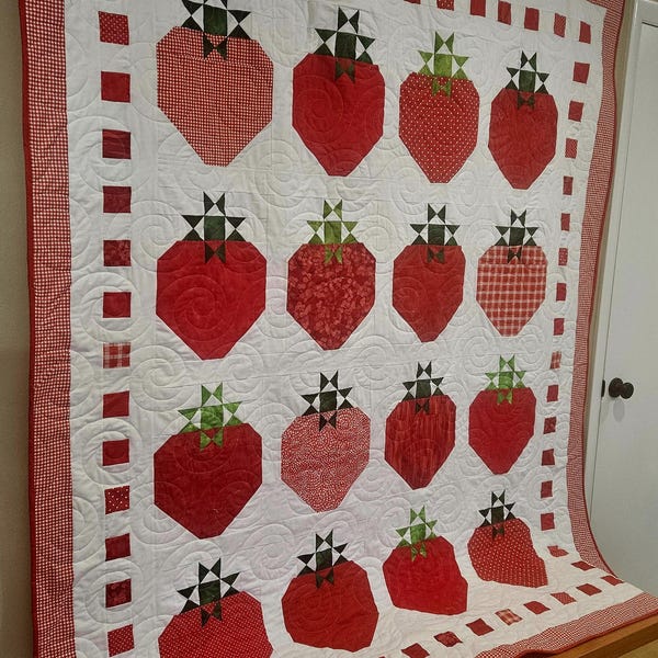 Strawberry Quilt - Etsy