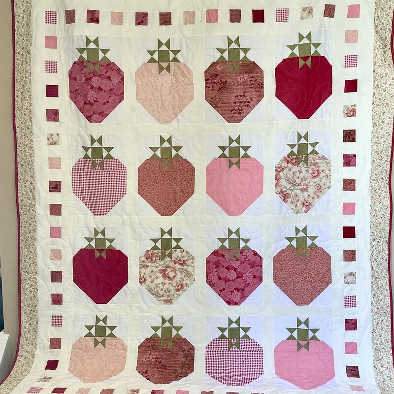 Strawberry Quilt - Etsy