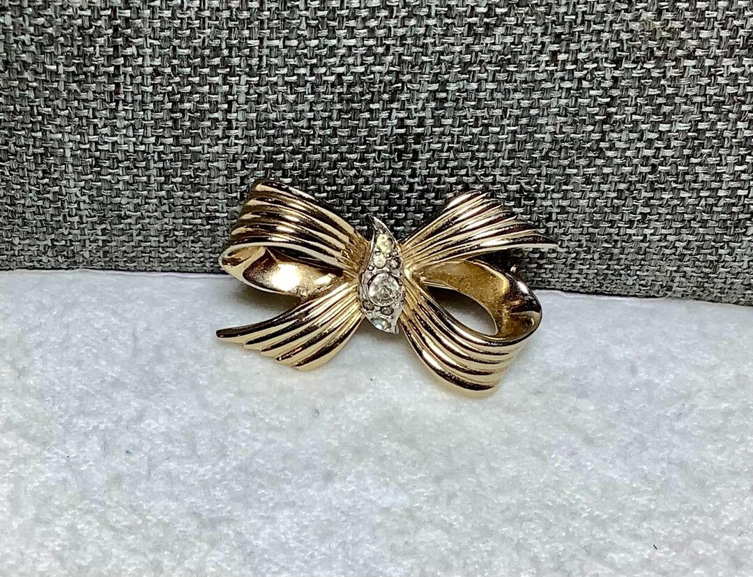 Vintage Jomaz Gold Rhinestone Bow Ribbon Brooch Pin Signed Joseph Mazer ...
