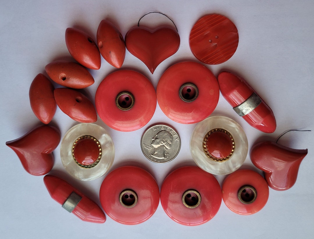 Vintage 1930s 1940s 1950s Buttons 18 Piece LOT All Red Buttons FREE ...