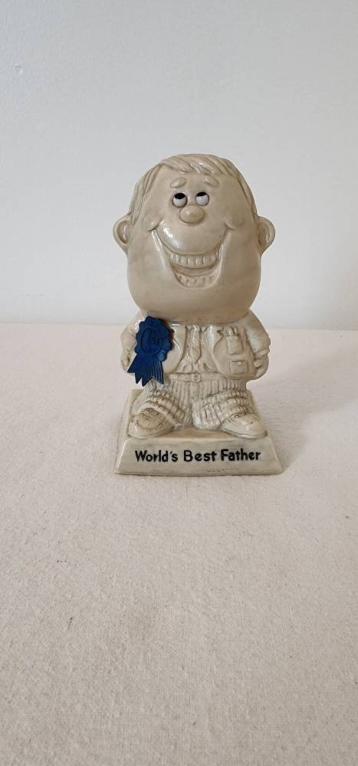 Vintage 1970 R & W Berries world's Best Father Sillisculpt, Made in the ... Vintage 1970 R & W Berries world's Best Father Sillisculpt, Made in the ...
