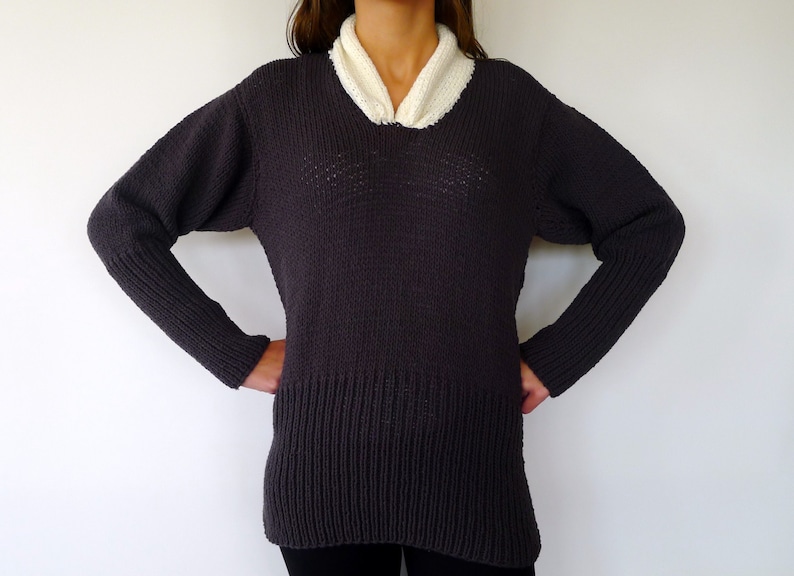 Jersey de punto hecho a mano para mujer. Jersey gris. Jersey de algodón ... Jersey de punto hecho a mano para mujer. Jersey gris. Jersey de algodón ...