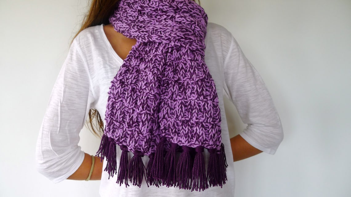 Bufanda de punto hecha a mano. Bufanda morada. Bufanda con flecos. Bufandas de lana. Bufanda ...