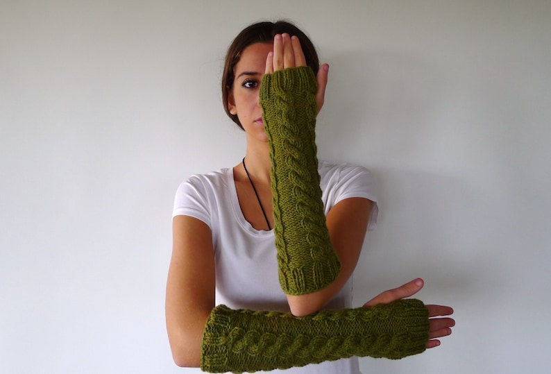 Chunky Knit Mittens in Green Wool. Cable Knit Fingerless Gloves for Her ...
