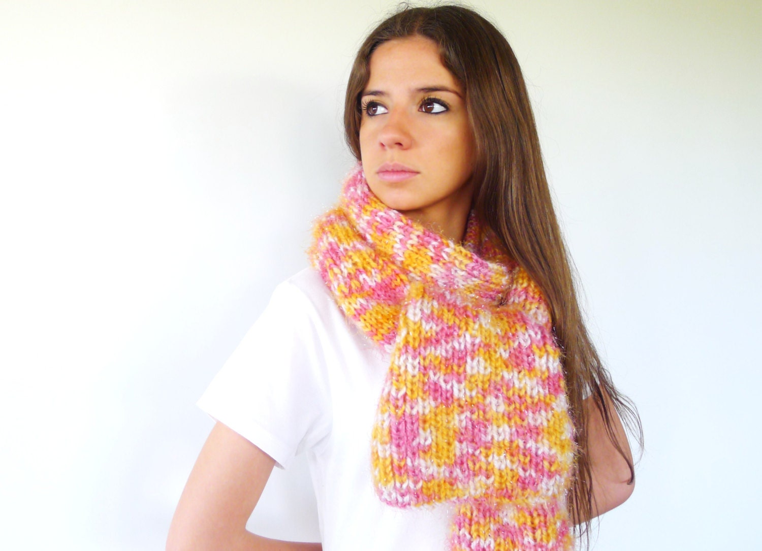 Bufanda lana en tejido de punto. Bufanda rosa para mujer. Bufandas de ...