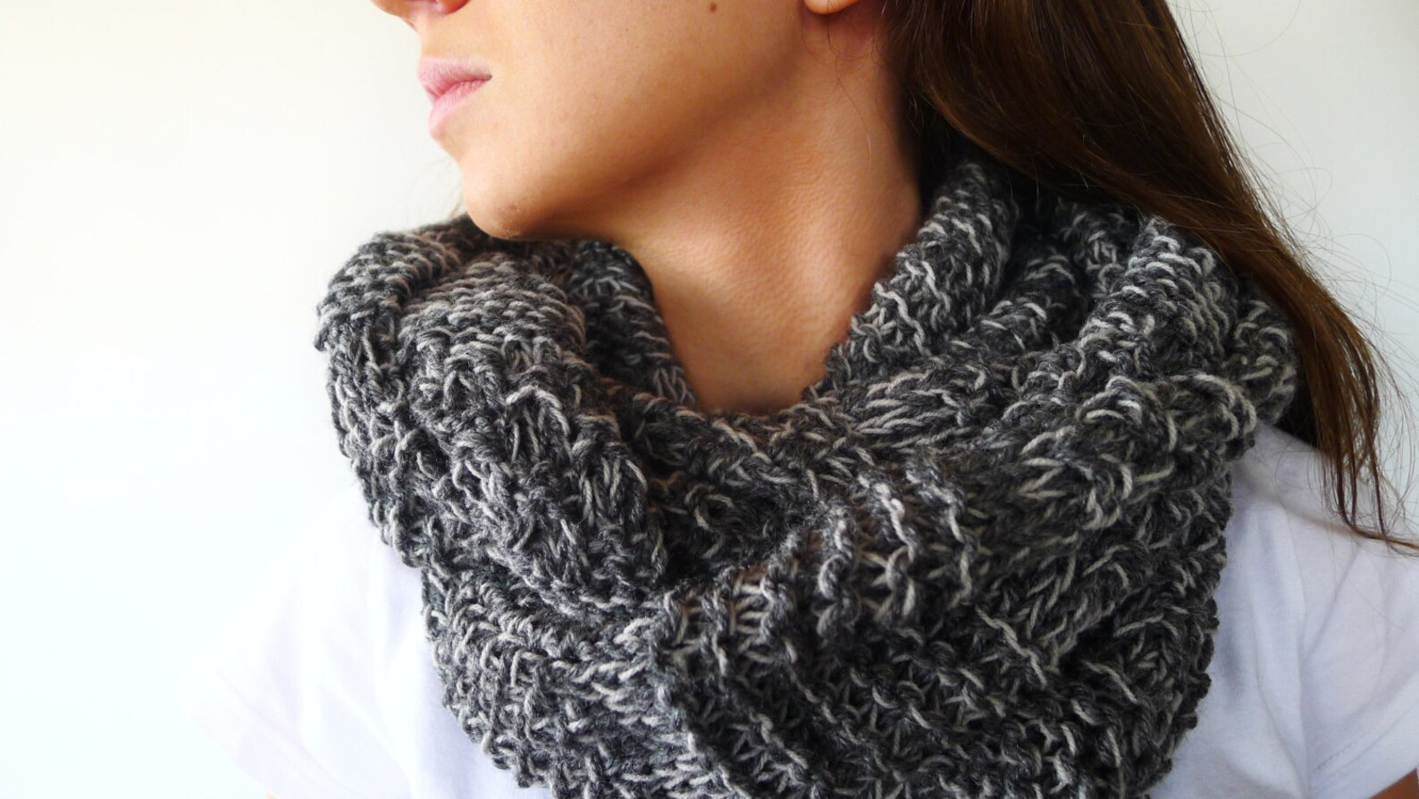 Bufanda redonda hecha a mano. Bufanda gris de punto. Bufandas de lana para mujer. Bufandas ...