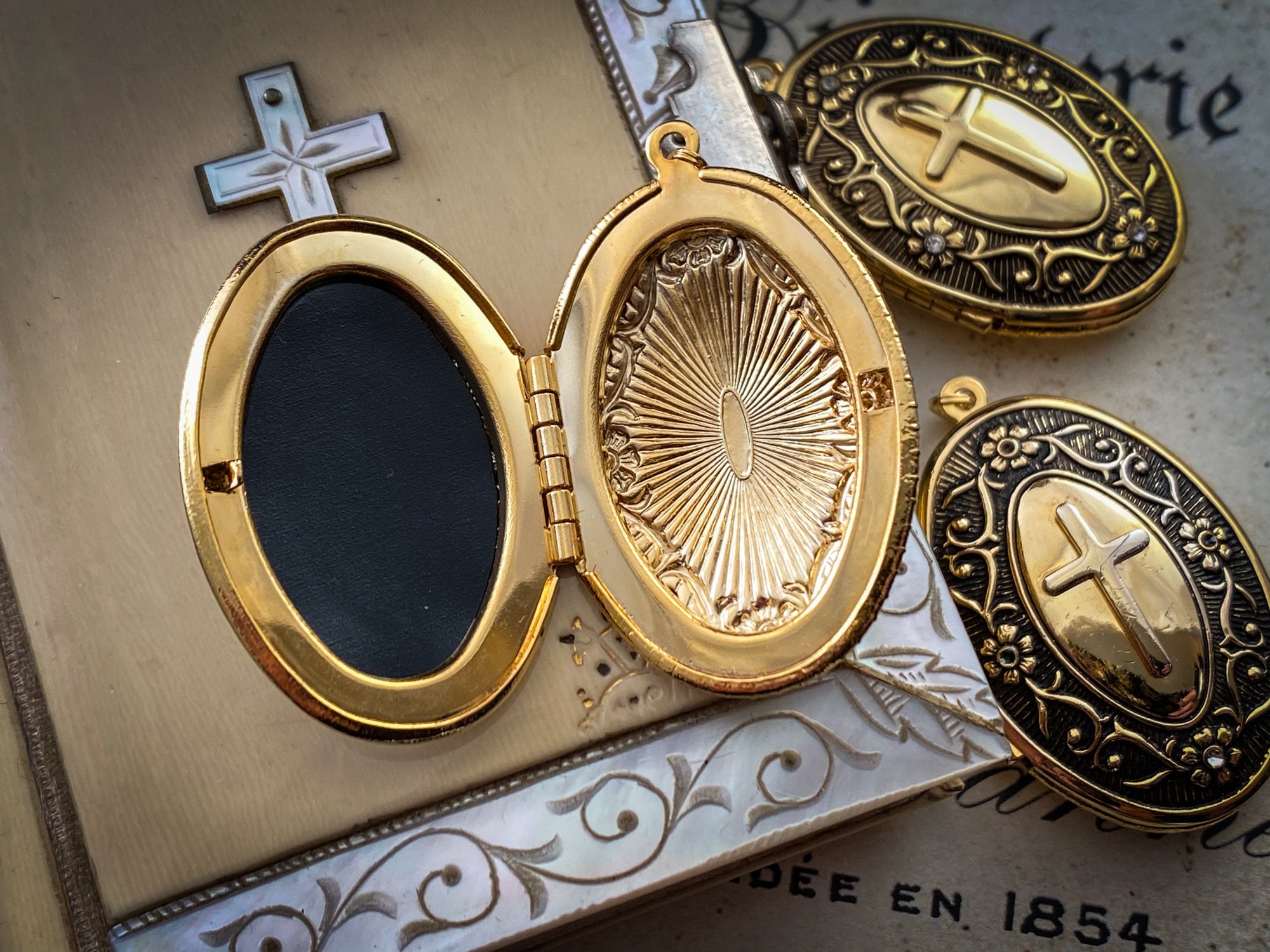 Vintage Religious Memento Mori Mourning Locket Jewelry with | Etsy