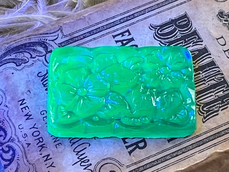 RARE Uranium Glass Jade Floral Vintage Cabochon 27x18 - Etsy
