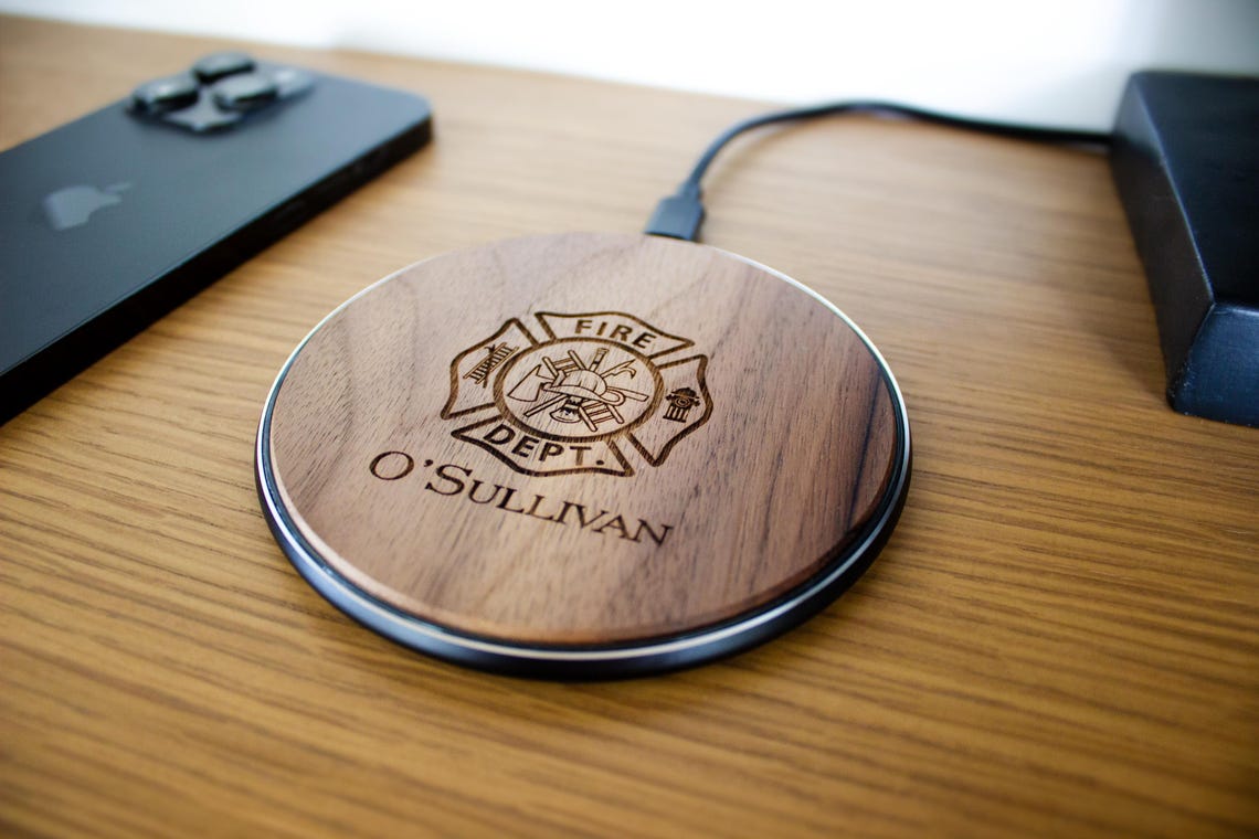 Personalized Wireless Phone Charger. Custom Engraved iPhone Charging ...