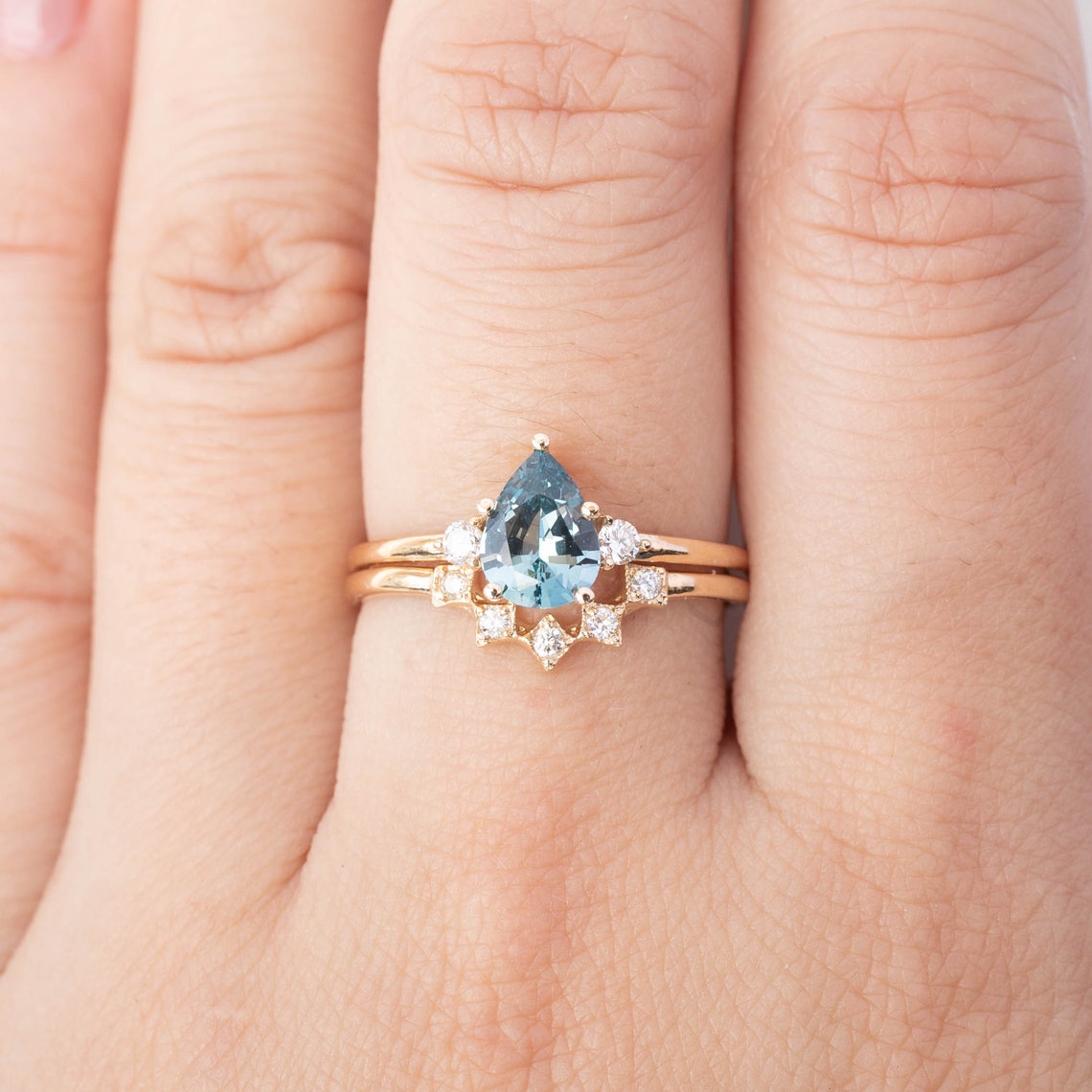 Diamond Curved Nesting Wedding Ring V Shape Wedding Band - Etsy