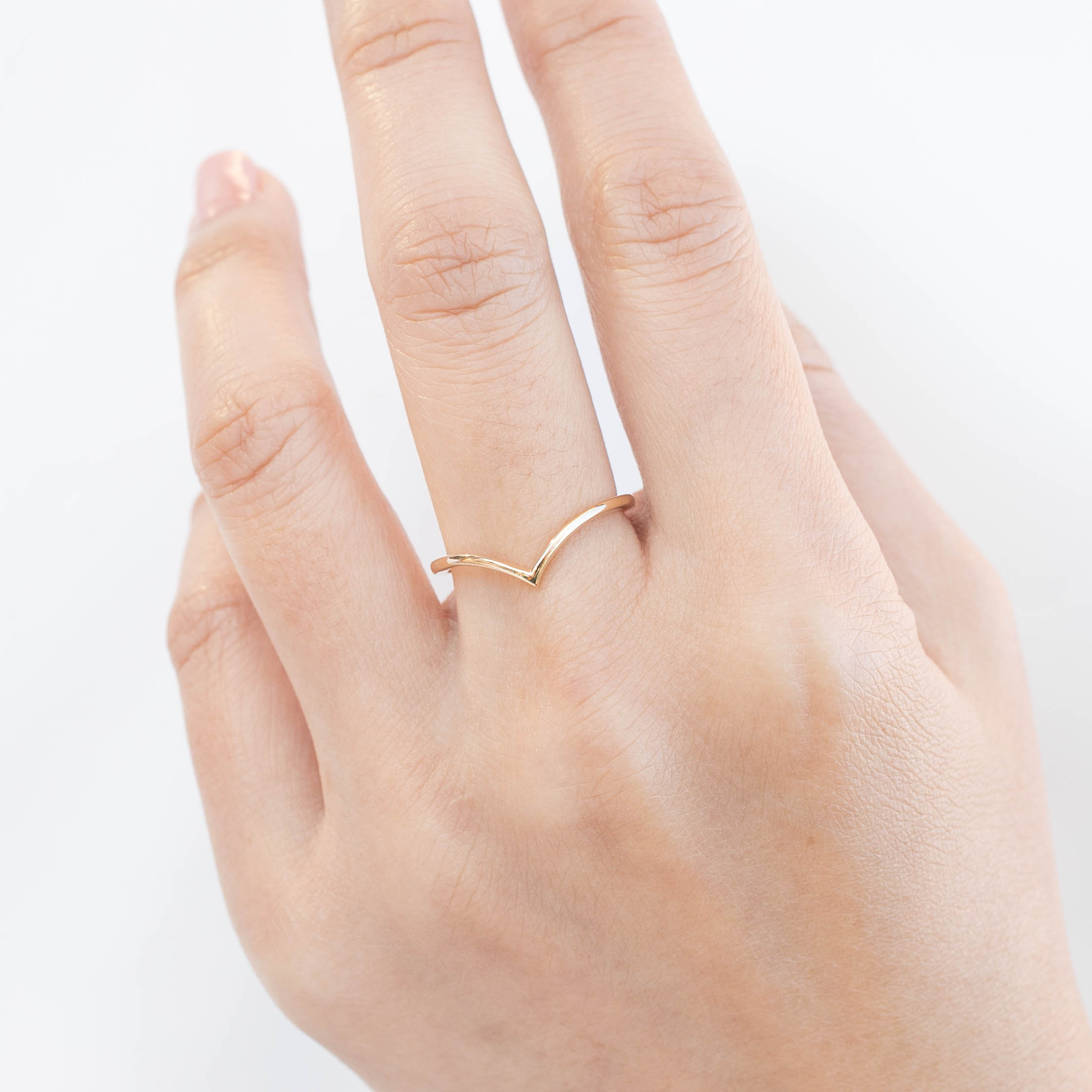 Simple Chevron Ring, Minimalist Shape Wedding Ring, V Shape Wedding ...